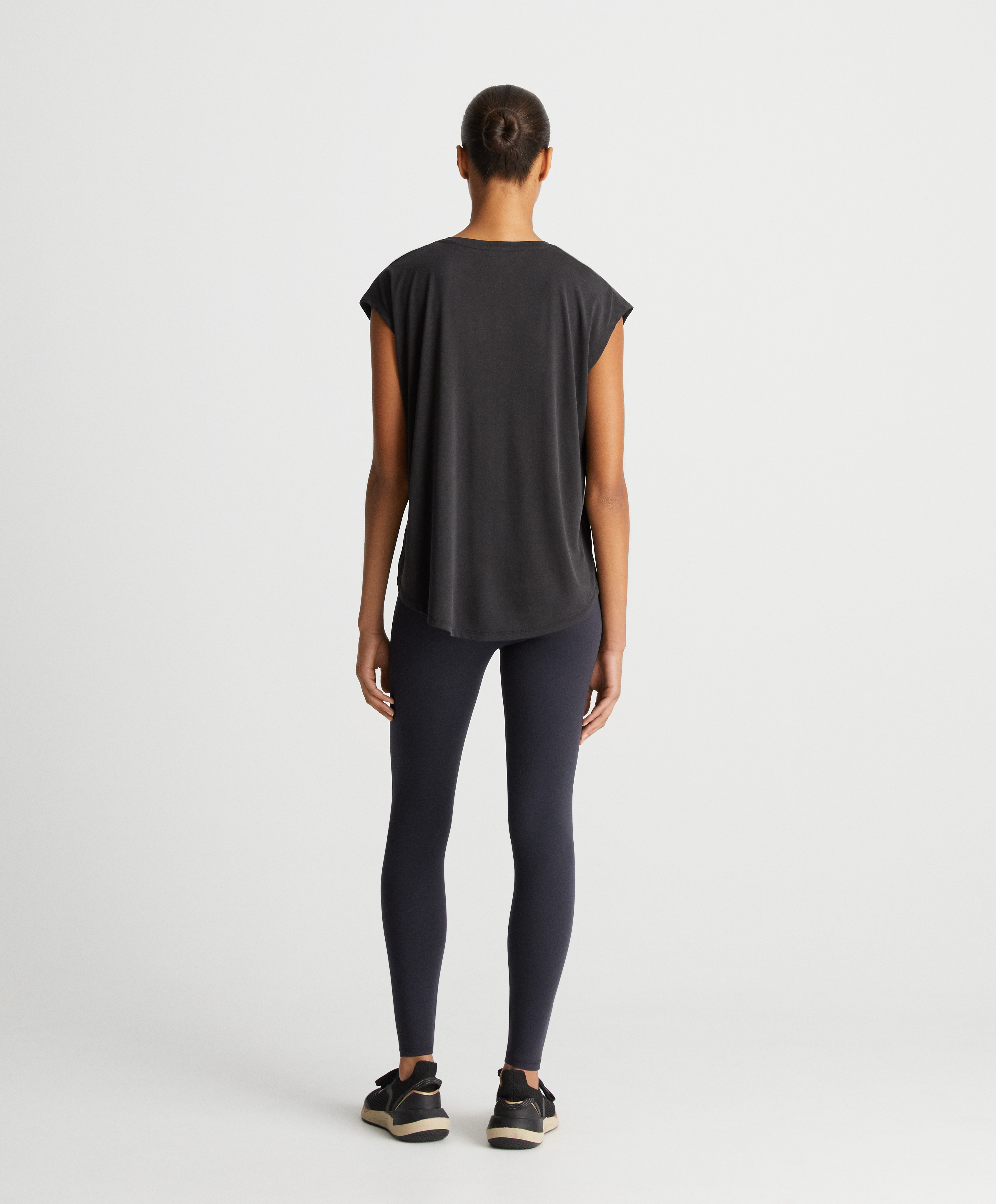 تيشيرت بأكمام قصيرة من المودال مع نص - تيشيرتات - الرياضة - تخفيضات | OYSHO Saudi Arabia