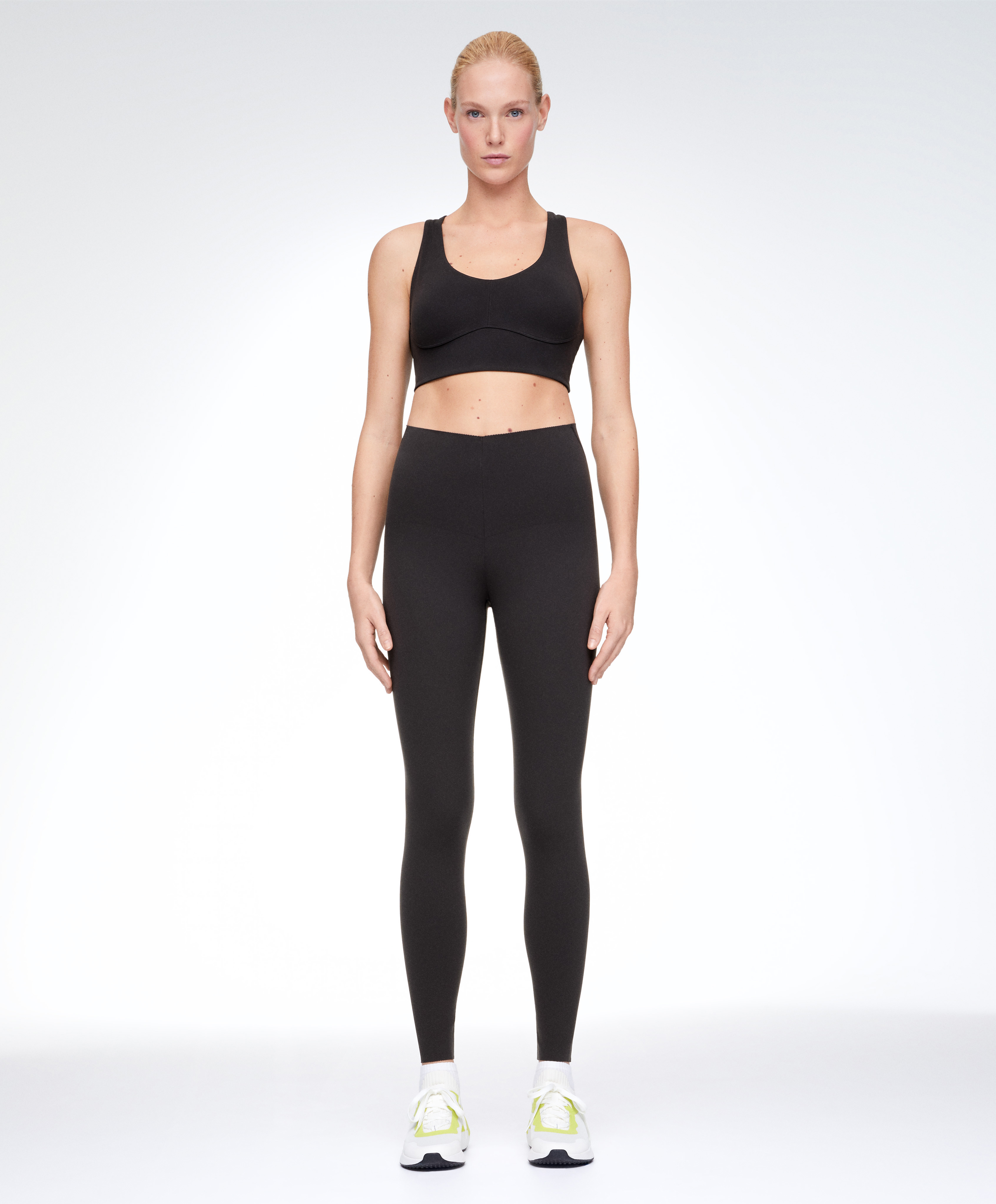 Compressive core control 70cm total look in black | OYSHO España / Spain