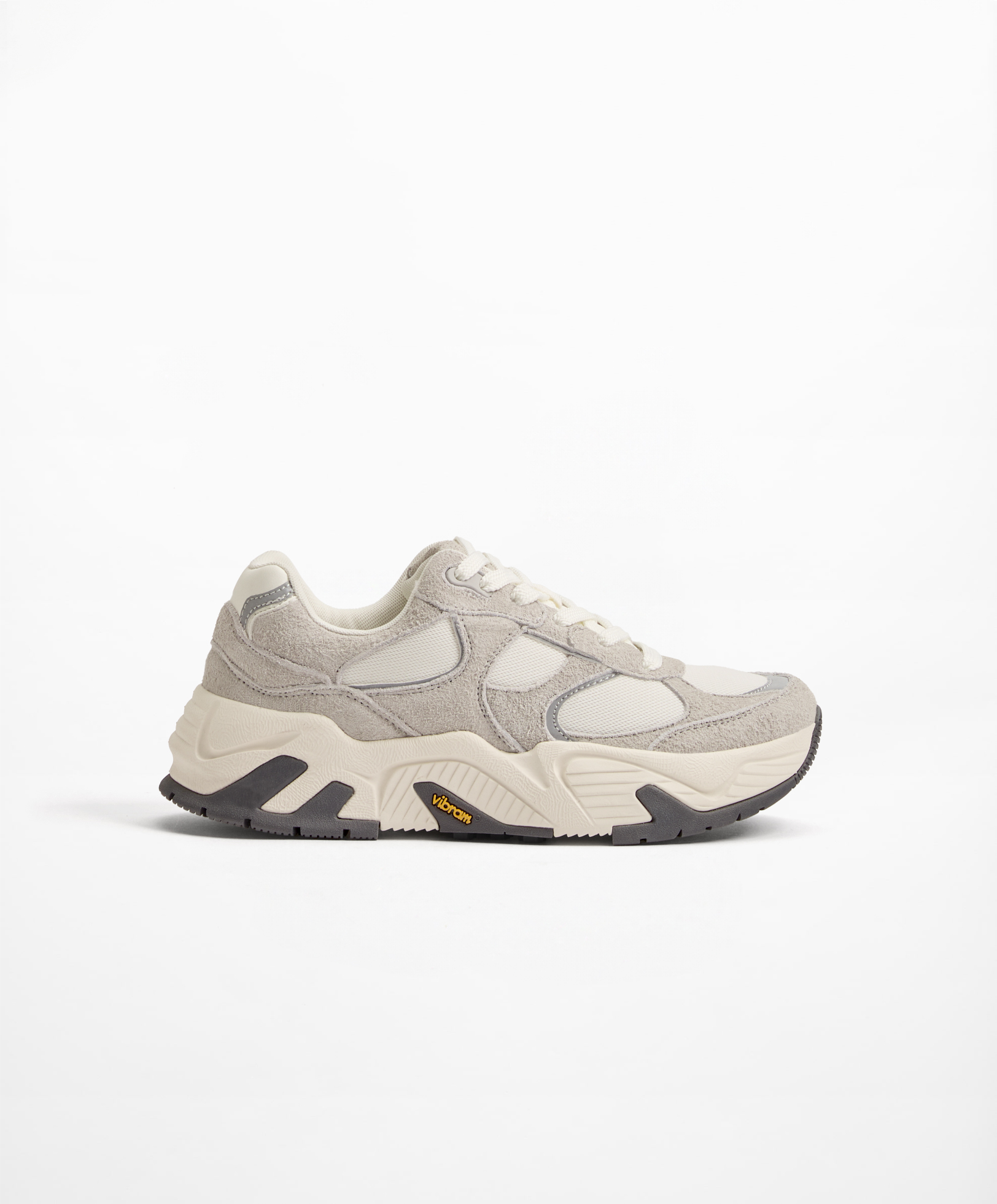 Vibram® XS TREK trainers | OYSHO México