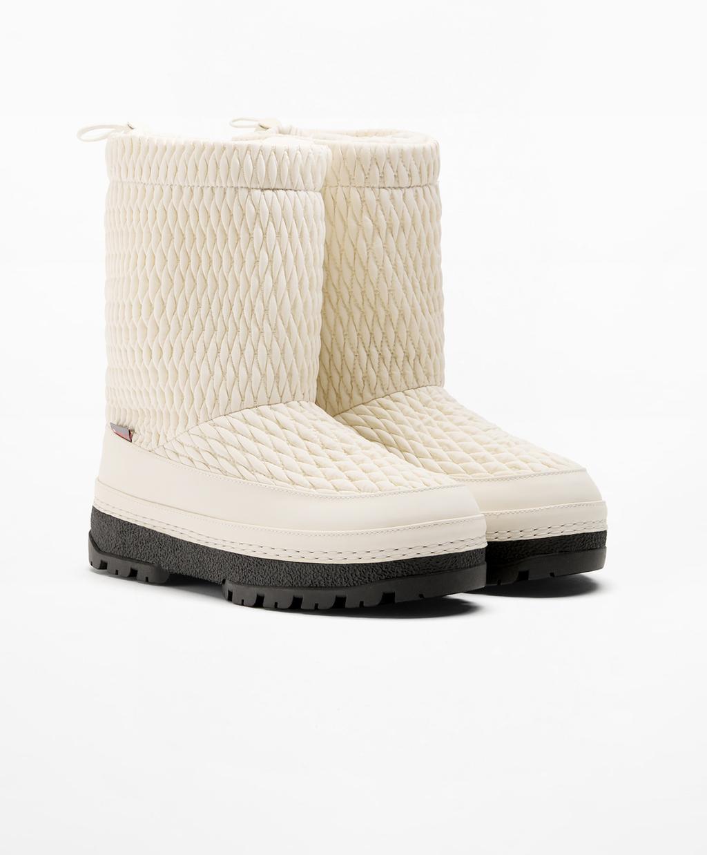 Primaloft® waterproof textured après-ski boots | OYSHO Netherlands