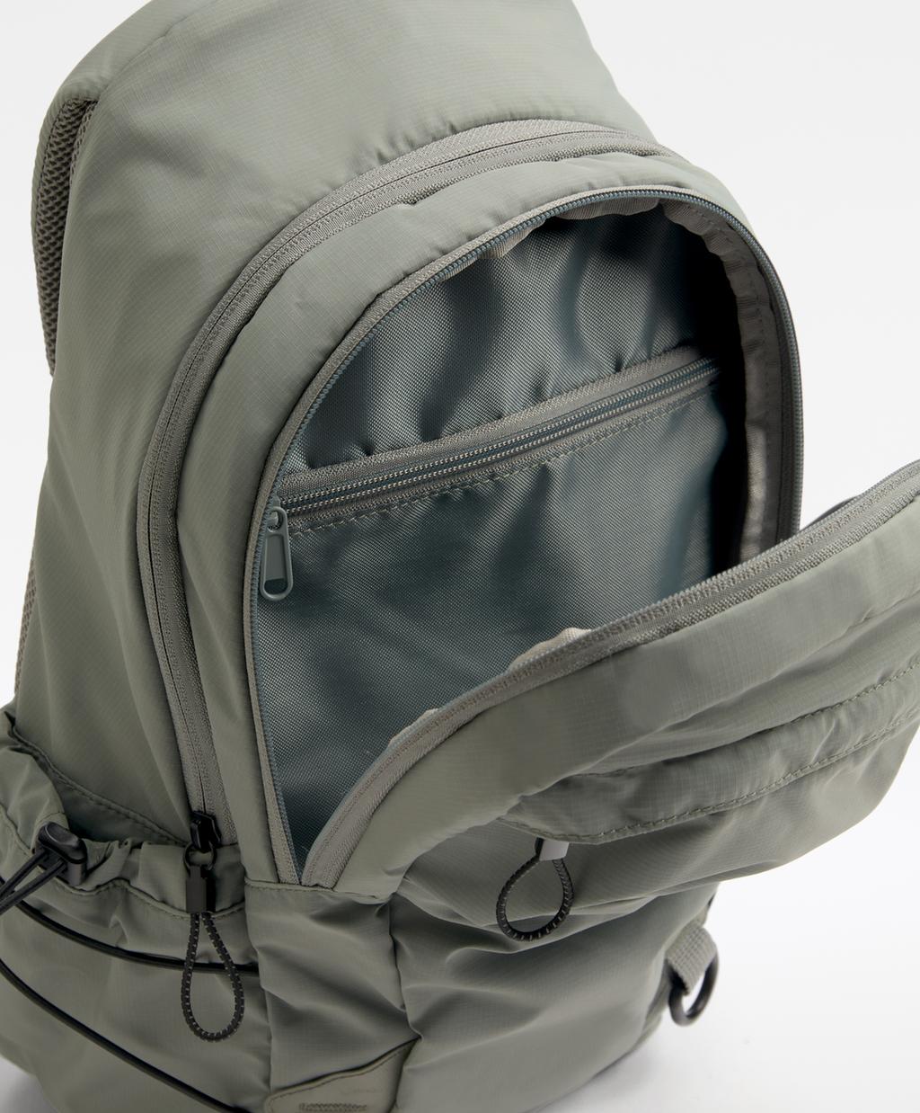 13-litre technical backpack | OYSHO United Kingdom | Sale