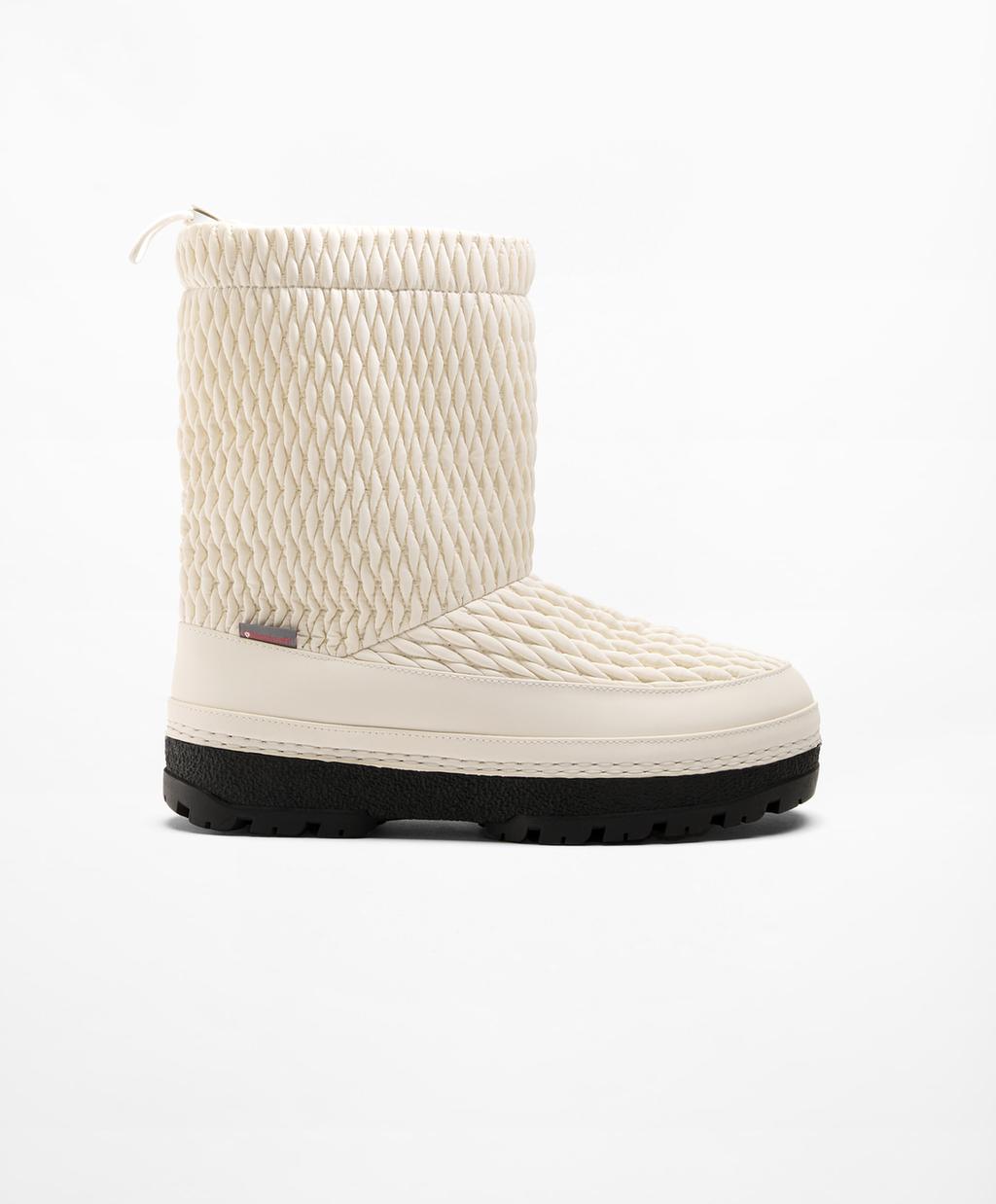 Primaloft® waterproof textured après-ski boots | OYSHO Netherlands