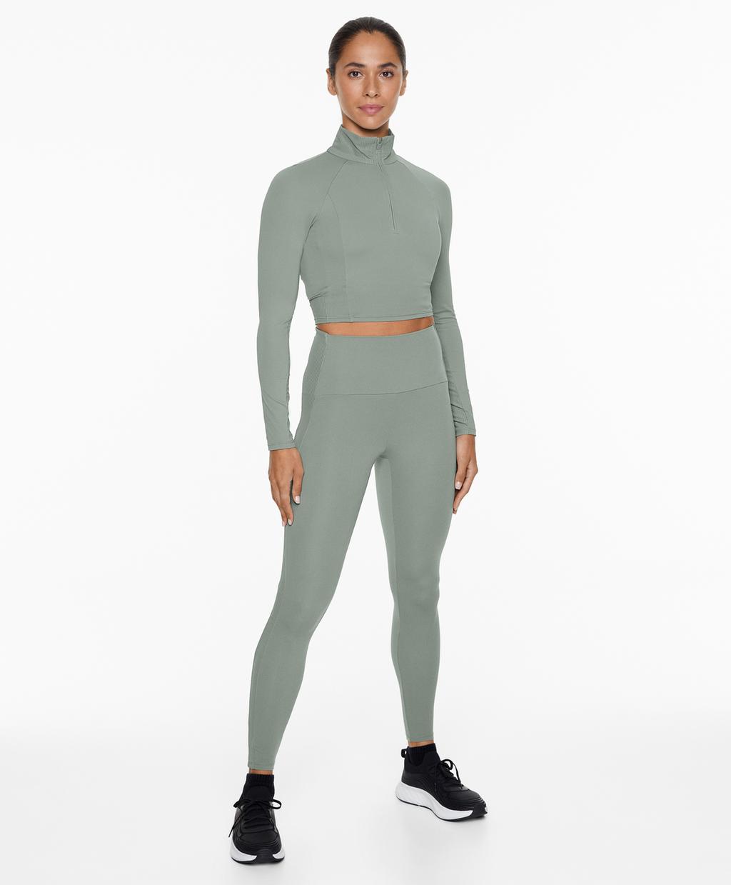 Comfortlux rib long-sleeved crop T-shirt with zip | OYSHO Portugal